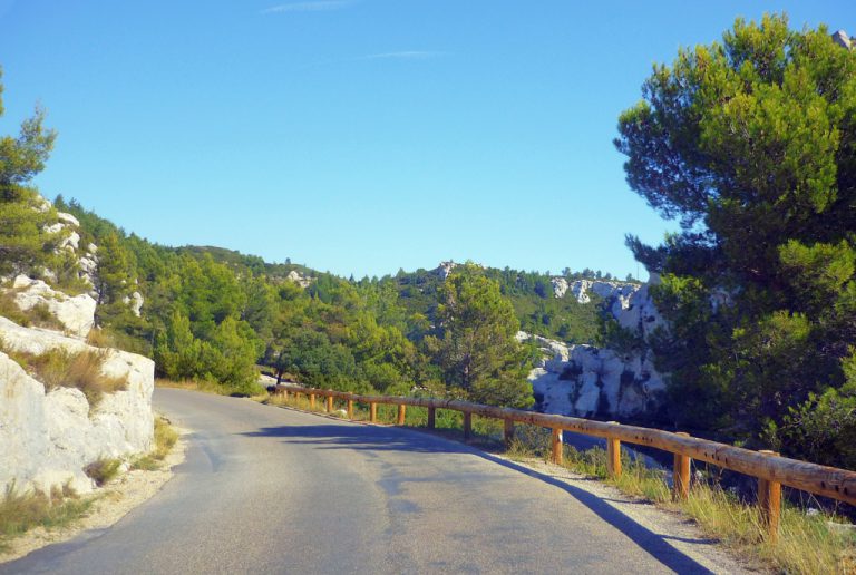 The Alpilles in Provence: A Discovery Guide - French Moments