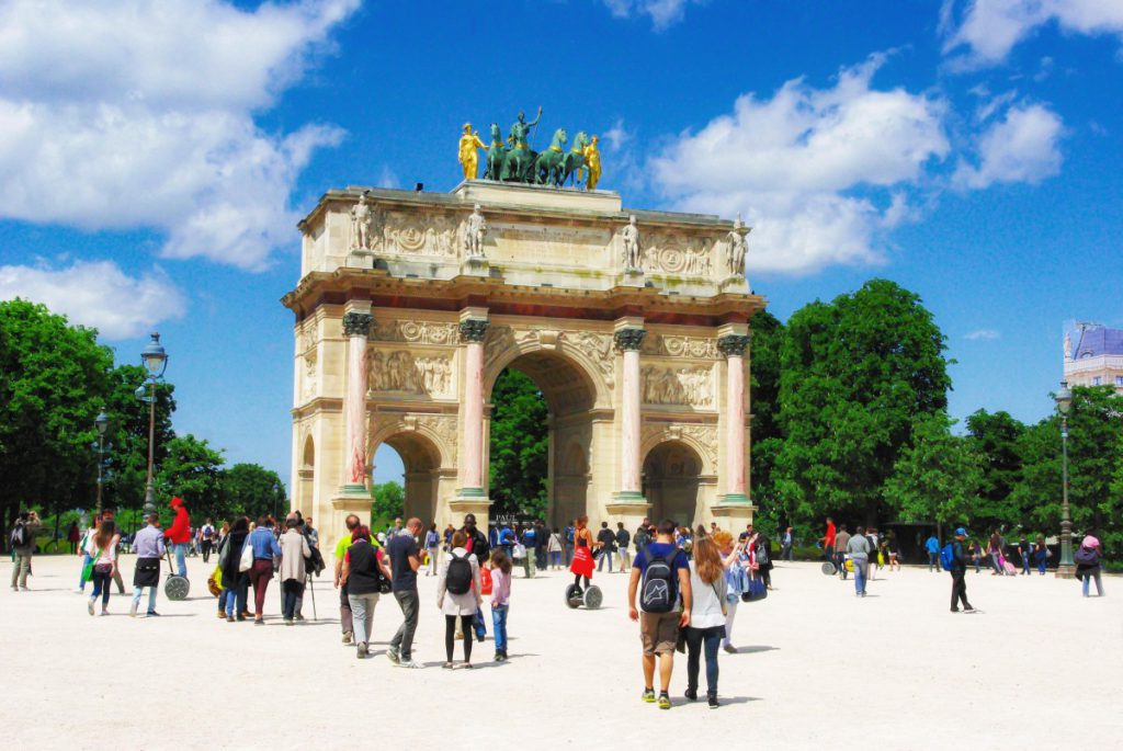 A Guide to the Historical Axis of Paris - French Moments