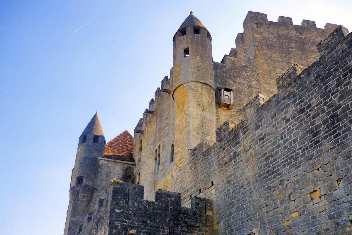 Discover the village and castle of Beynac - French Moments