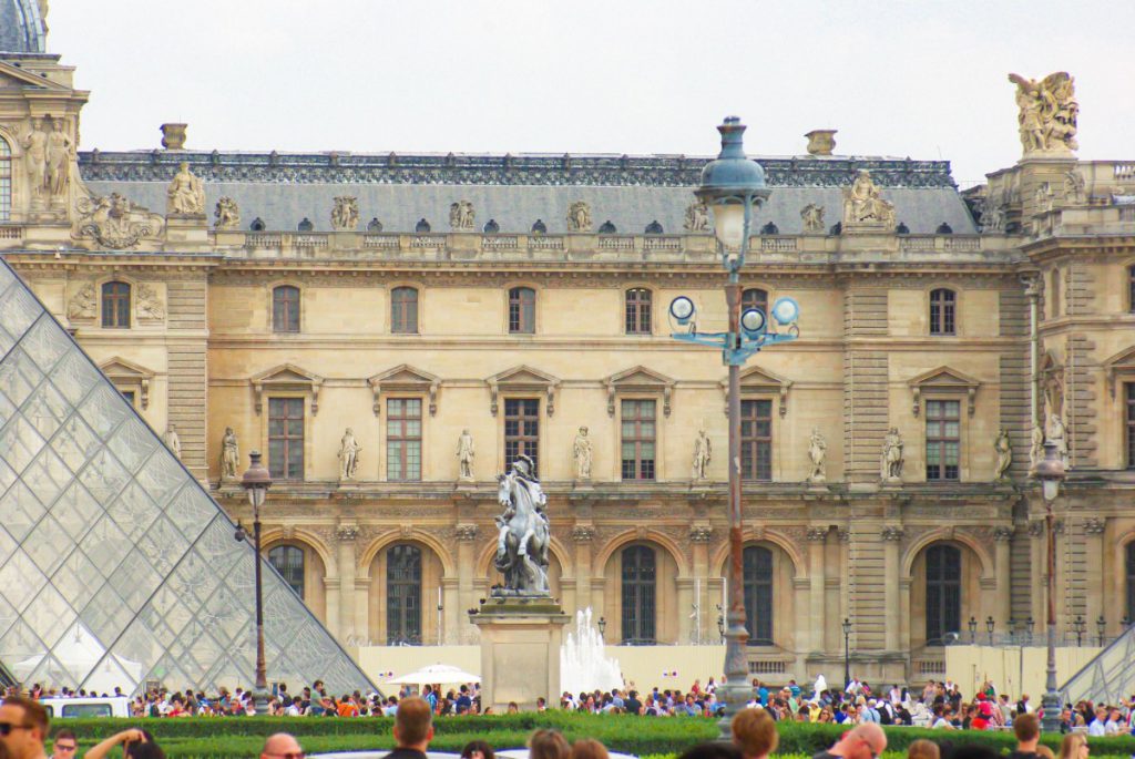 A Guide to the Historical Axis of Paris - French Moments