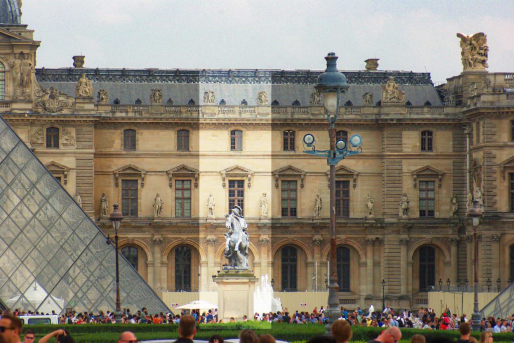 A Guide to the Historical Axis of Paris - French Moments