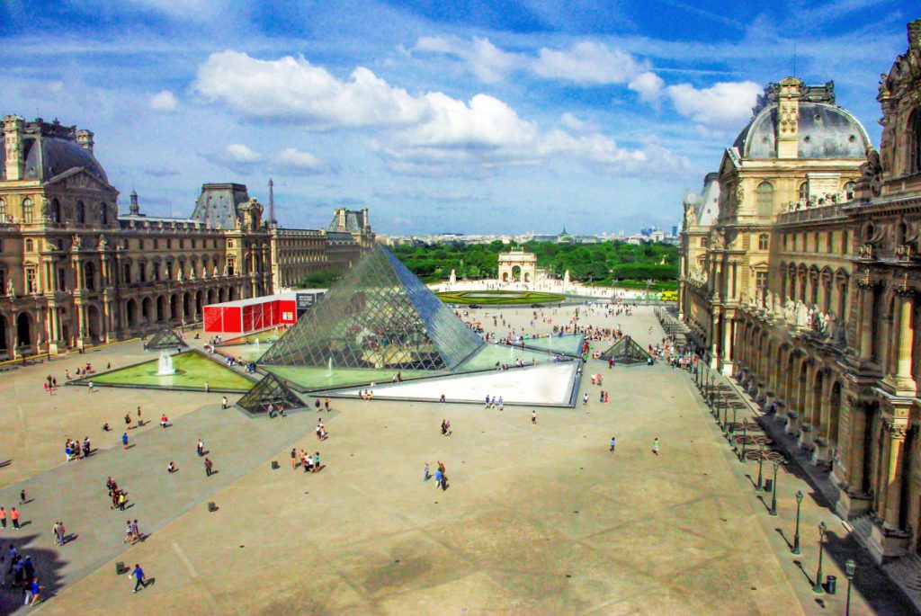 A Guide to the Historical Axis of Paris - French Moments