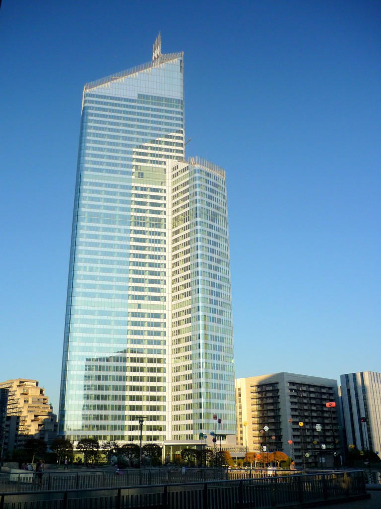 The first and tallest skyscraper of Paris - French Moments