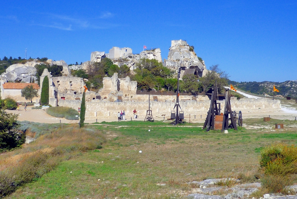 Les Baux-de-Provence: a beautiful village! - French Moments