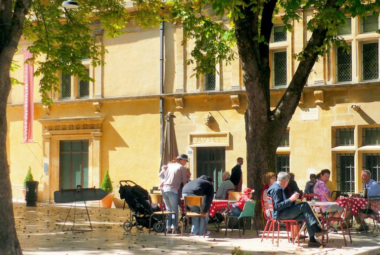 Saint-Rémy-de-Provence: A Discovery Guide - French Moments