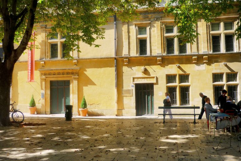 Saint-Rémy-de-Provence: A Discovery Guide - French Moments