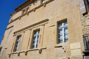 Saint-Rémy-de-Provence: A Discovery Guide - French Moments