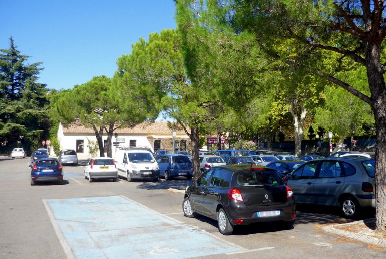 Saint-Rémy-de-Provence: A Discovery Guide - French Moments