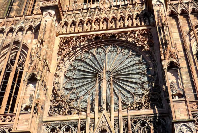 Strasbourg Cathedral: discover the Gothic masterpiece! - French Moments