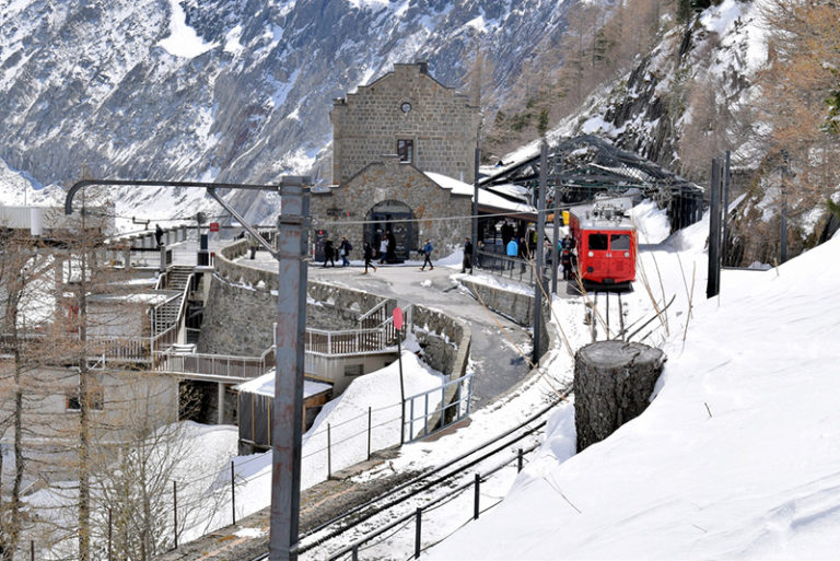 Chamonix Mont Blanc: A Discovery Guide - French Moments