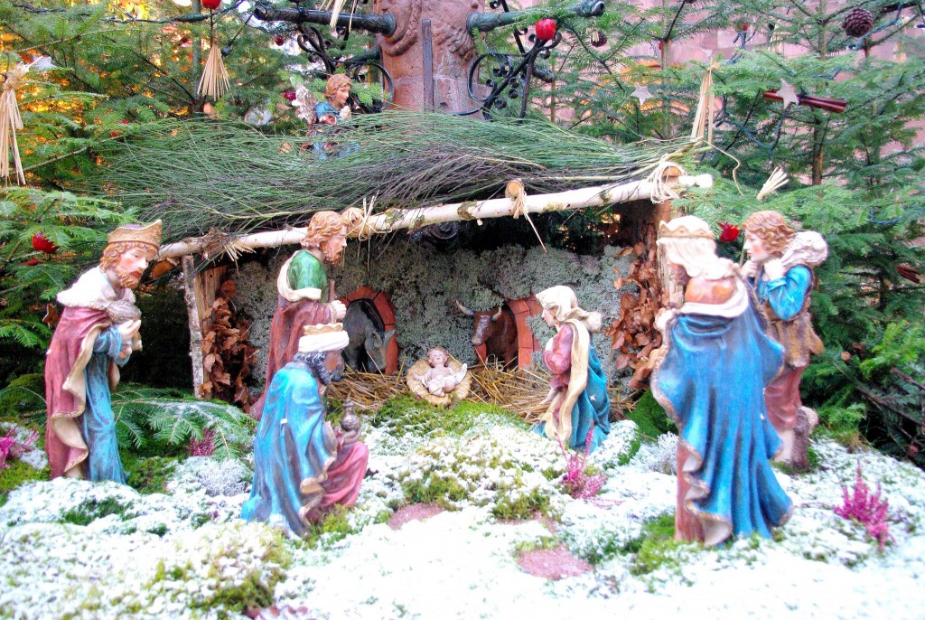 15 French Traditions of Christmas You Should Know! - French Moments