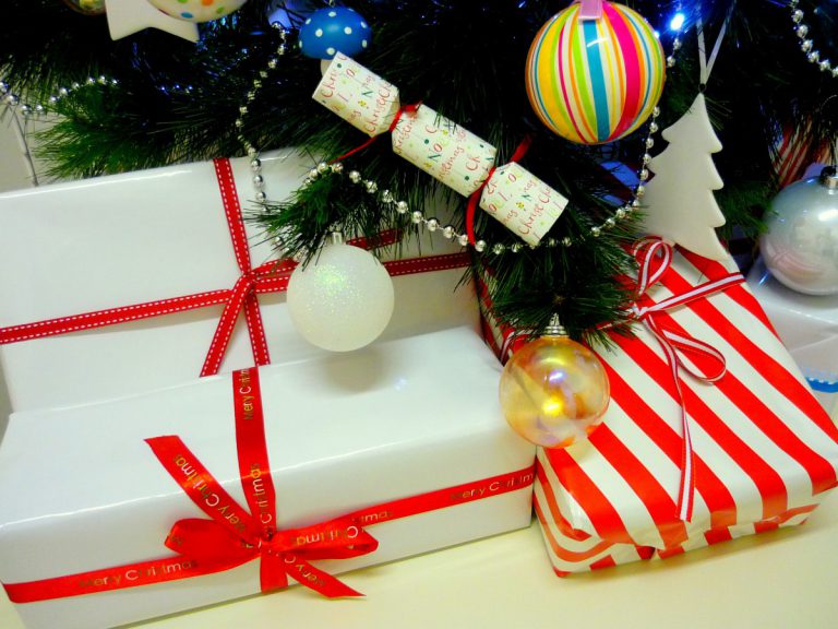 15 French Traditions of Christmas You Should Know! - French Moments