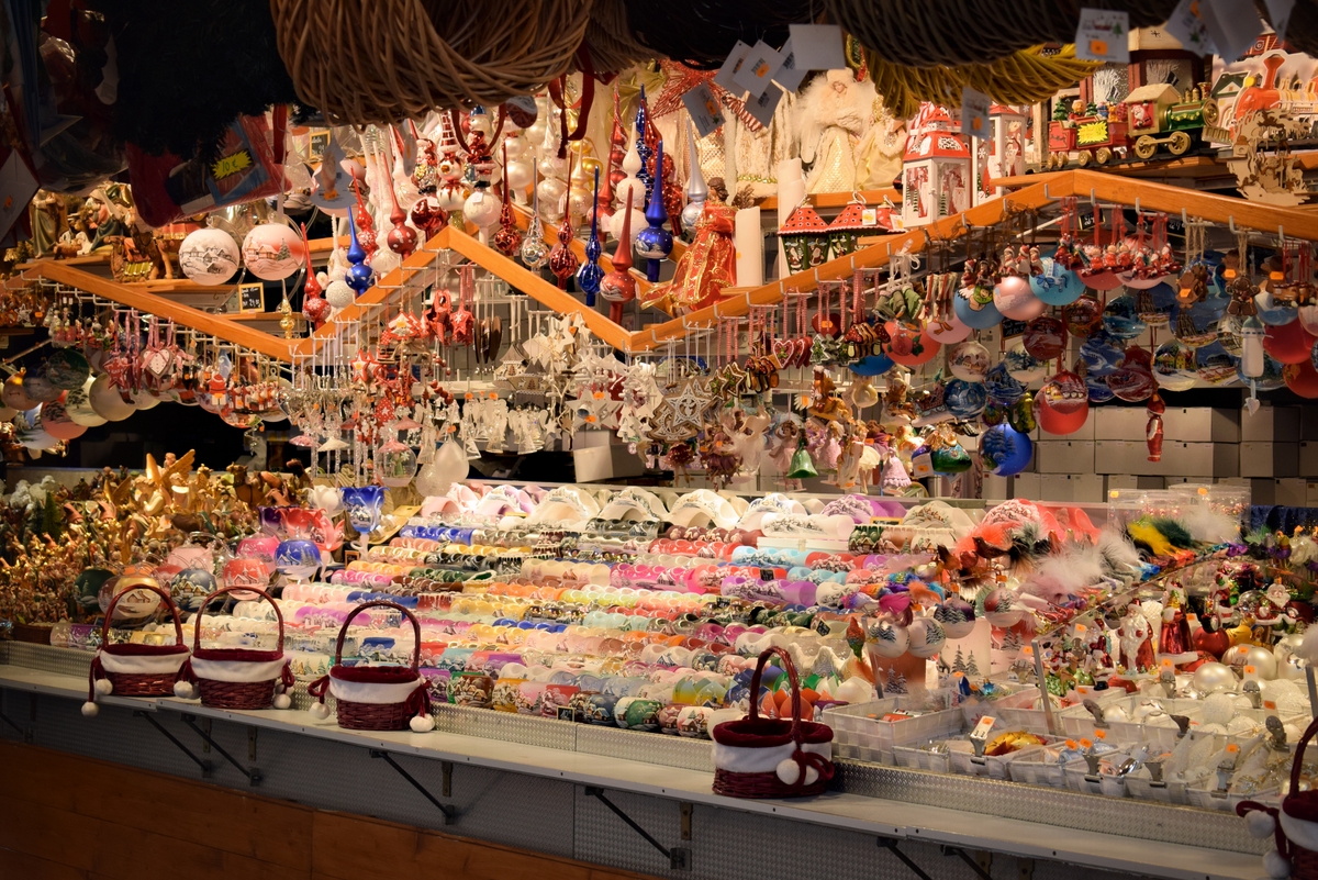 The Top Traditions of the French Christmas Tree - French Moments