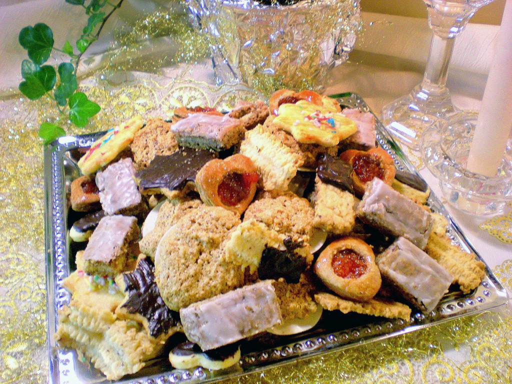 Bredalas Christmas Cookies - Bredalas de Noël - French Moments