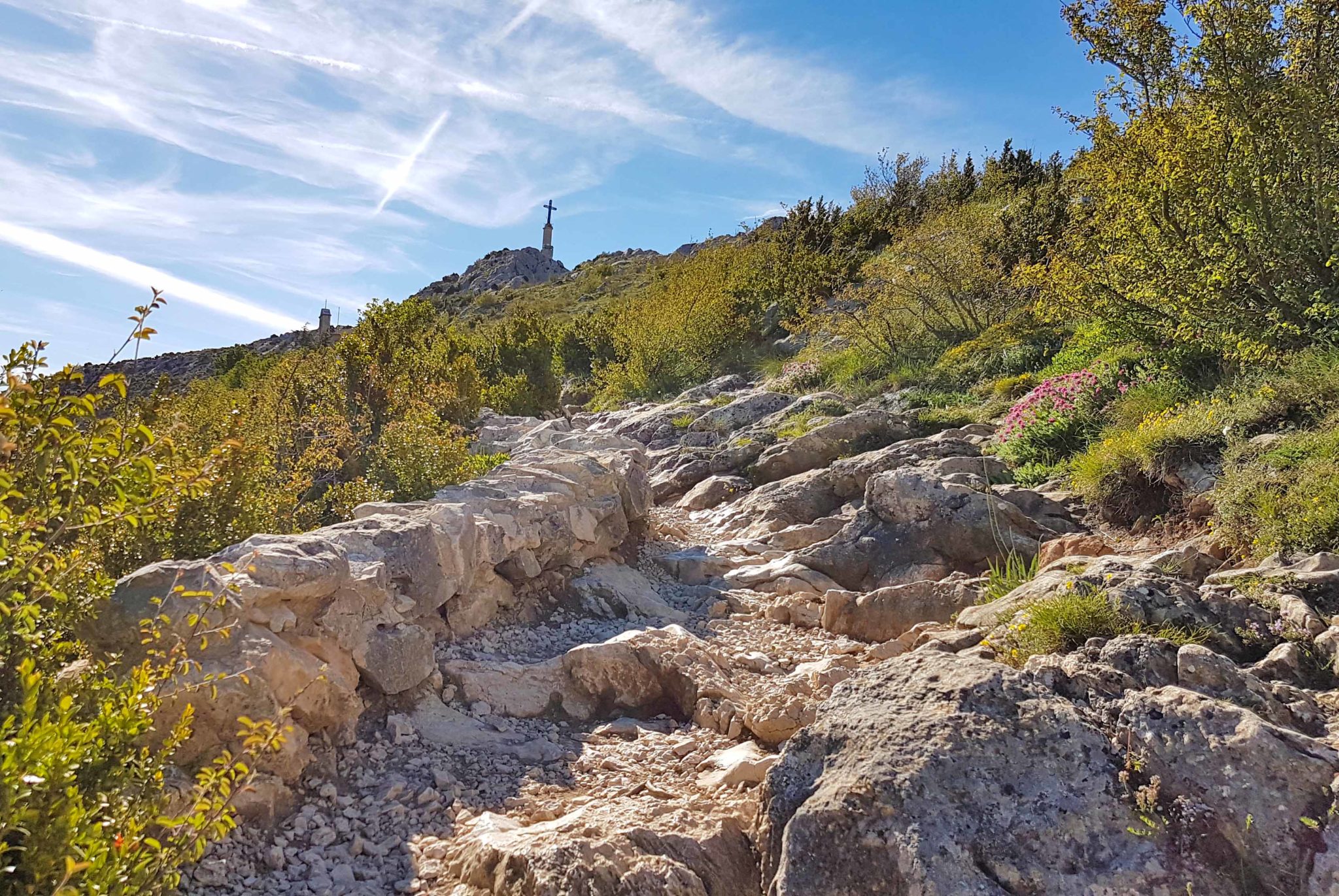 Montagne Sainte-Victoire: the iconic mountain of Aix - French Moments