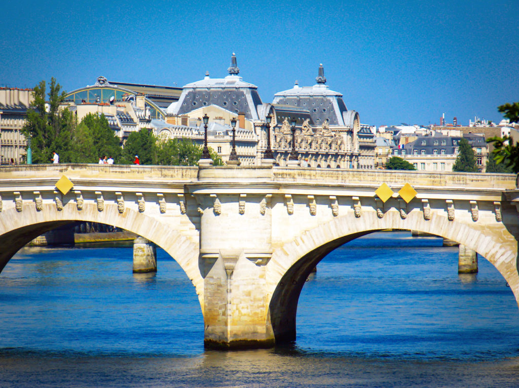 Pont Neuf: the little secrets of Paris' oldest bridge - French Moments