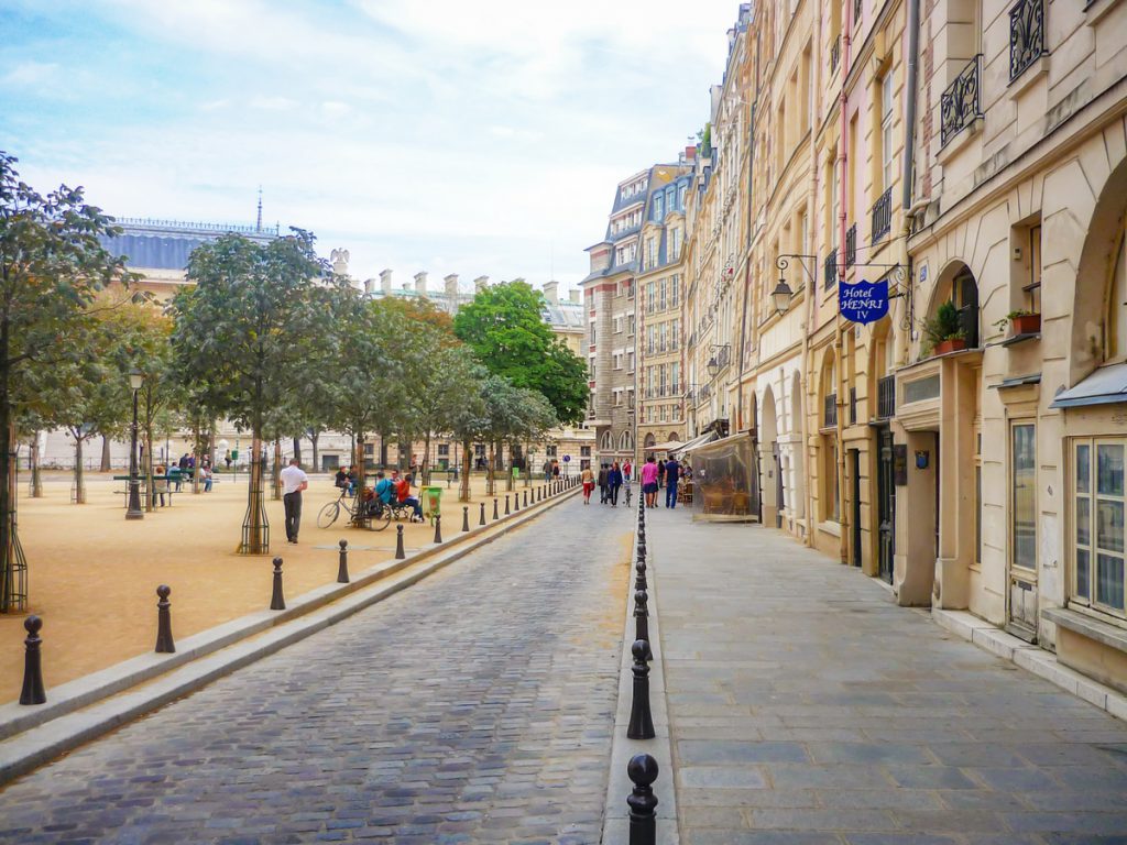 Top 10 Most Beautiful Squares of Paris - French Moments