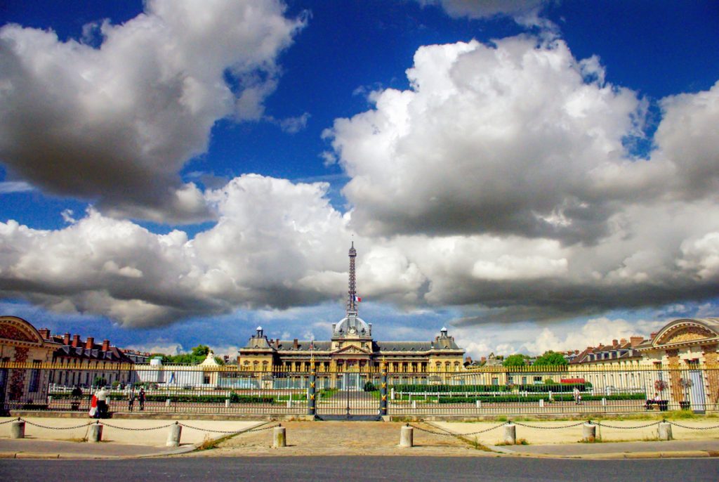 Our Top 10 Tips for Walking in Paris - French Moments
