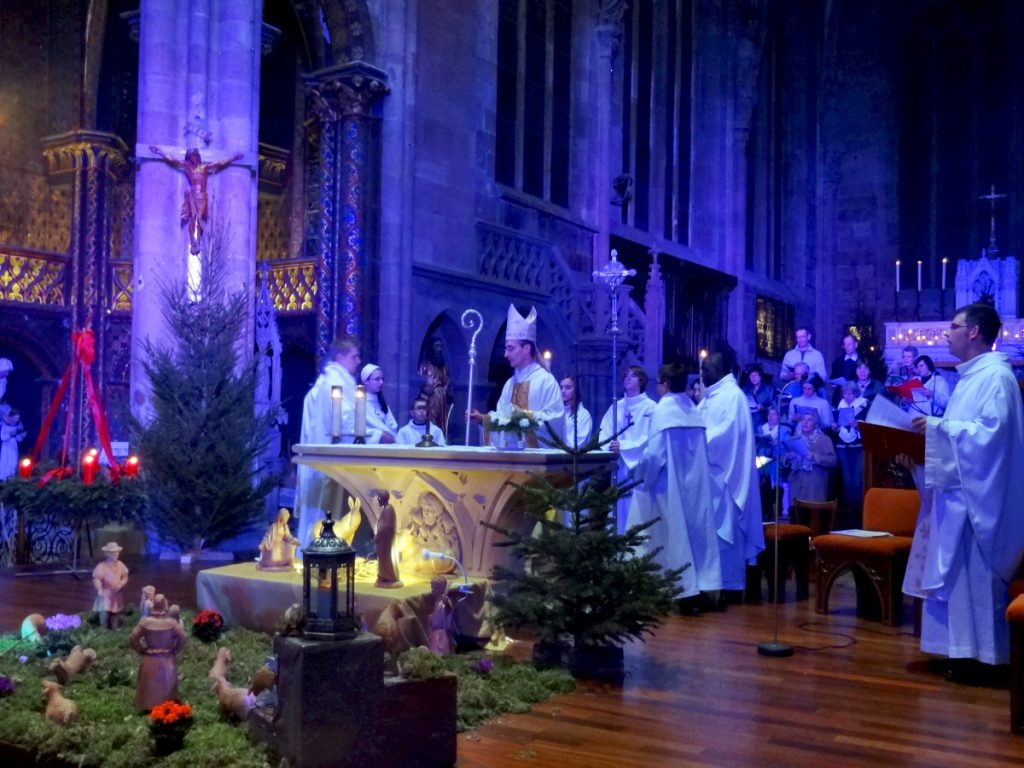 15 French Traditions of Christmas You Should Know! - French Moments