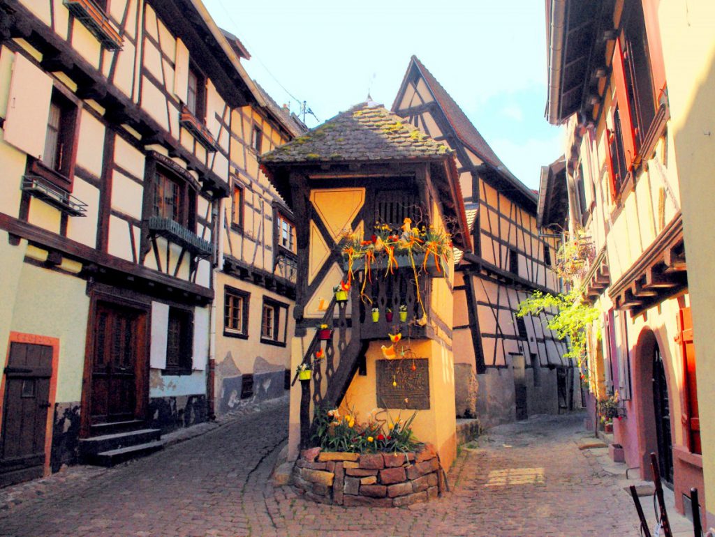 Discover the village of Eguisheim in Alsace - French Moments