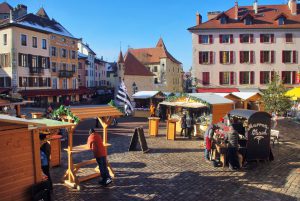 Annecy Christmas Market: What To See in 2025 - French Moments