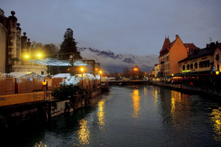 A Discovery Guide to the Annecy Christmas Market - French Moments