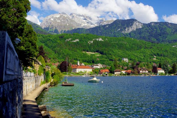 Discover the village of Talloires by Lake Annecy - French Moments