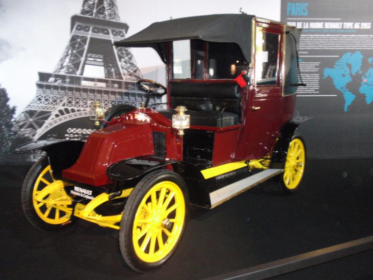 How the Eiffel Tower was saved from destruction - French Moments