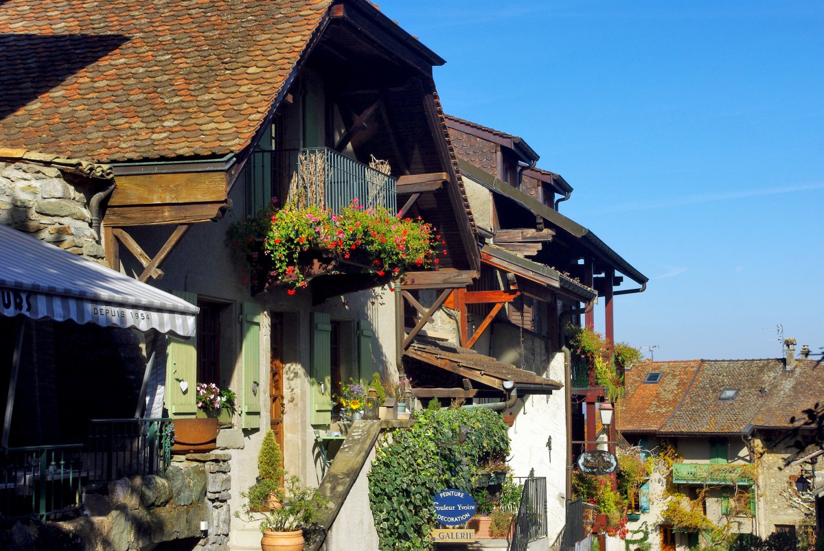 Yvoire: Discover a medieval village by Lake Geneva - French Moments