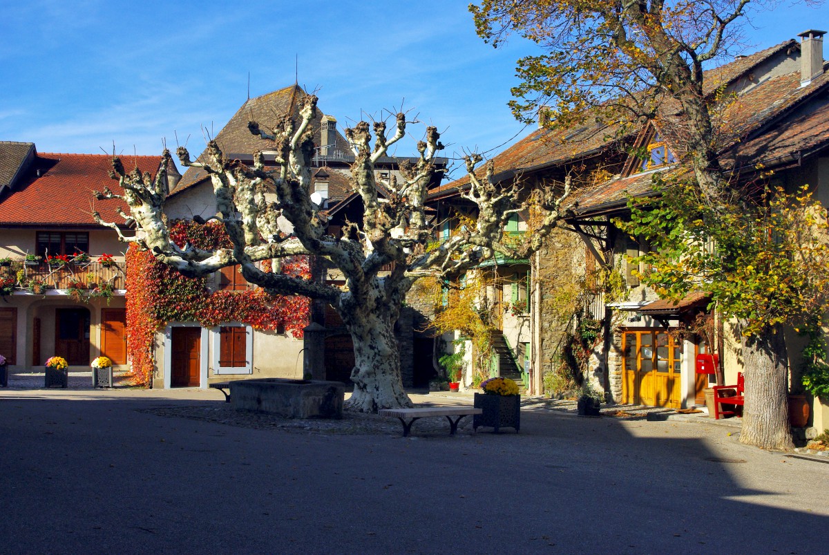 Yvoire: Discover a medieval village by Lake Geneva - French Moments