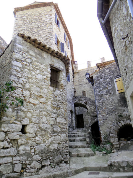 Discover the perched village of Peillon - French Moments