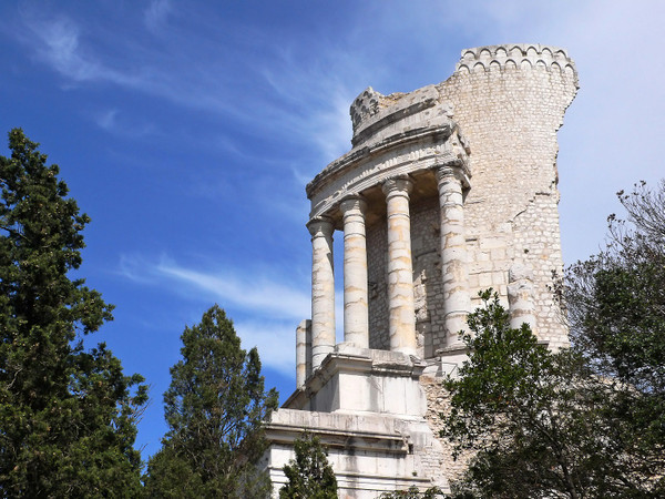The Trophy of Augustus (le Trophée des Alpes) in La Turbie - French Moments