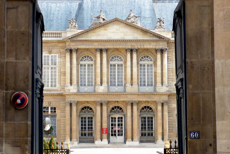 The Secret and Offbeat Paris I want to share with you - French Moments