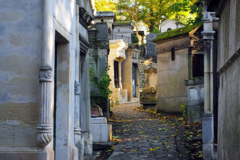 Toussaint Day and French cemeteries - French Moments