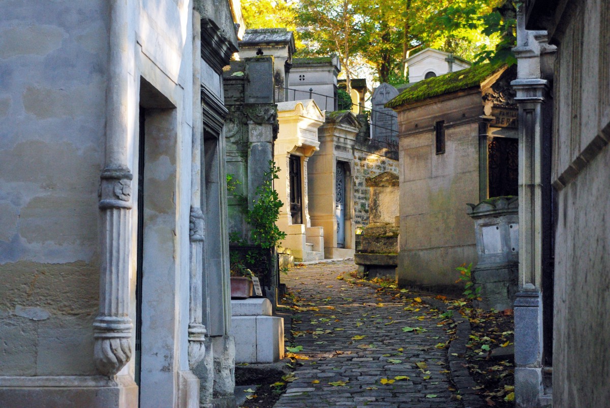 Explore the fourteen Cemeteries of Paris - French Moments