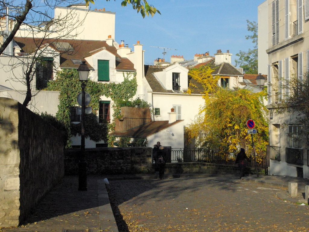 Discover the village of Montmartre in Paris - French Moments