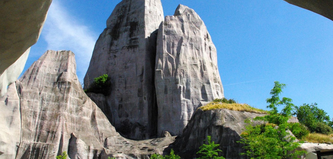 Top 10 out-of-place Sites in Paris - French Moments