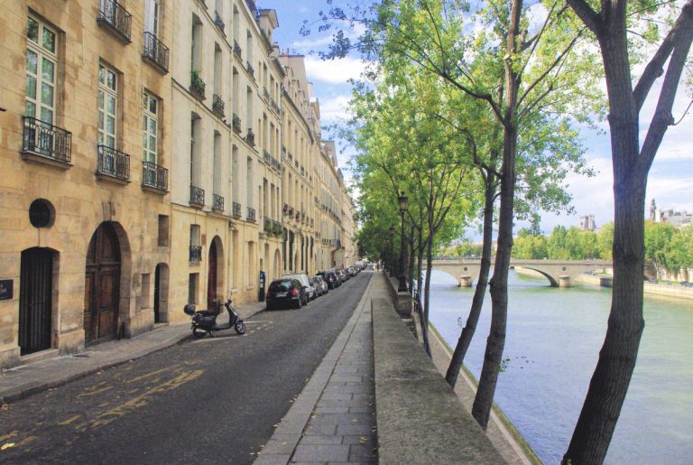 Discover the Ile Saint-Louis, Paris' treasure island - French Moments