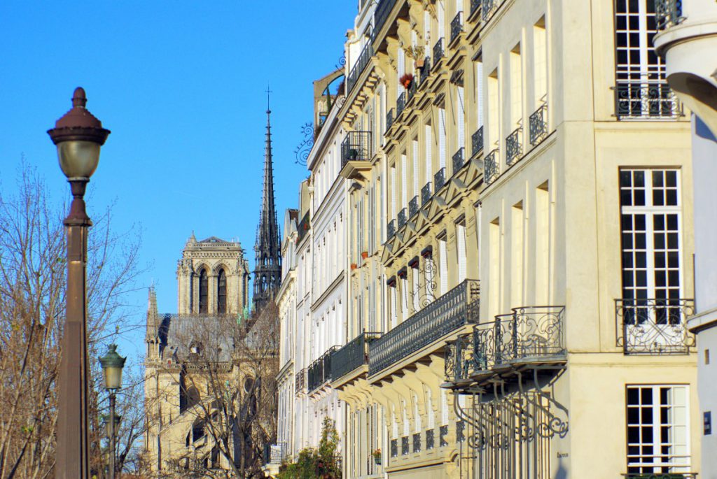 Discover the Ile Saint-Louis, Paris' treasure island - French Moments