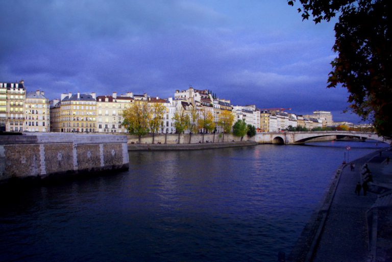 Discover the Ile Saint-Louis, Paris' treasure island - French Moments
