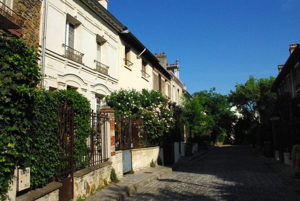 Explore the unusual streets of La Campagne à Paris - French Moments