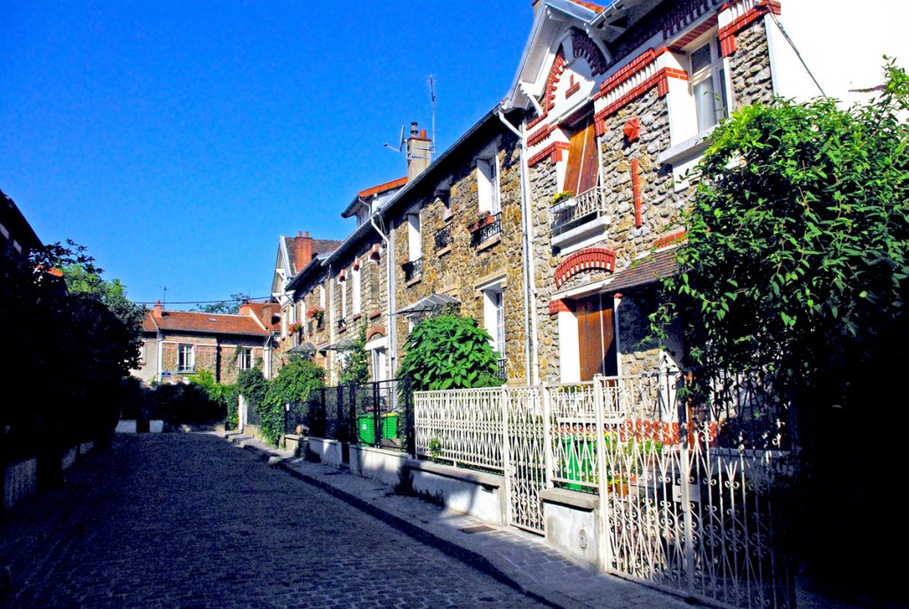 Explore the unusual streets of La Campagne à Paris - French Moments