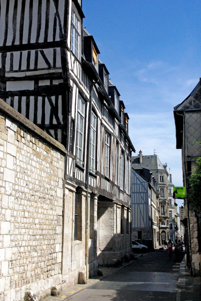 Walking in the Old Town of Rouen: Discover the Ultimate Itinerary ...