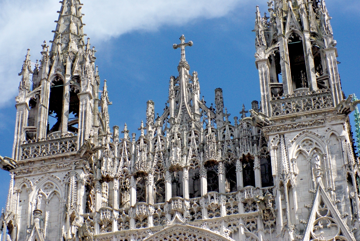 Explore Rouen Cathedral, France tallest church! - French Moments