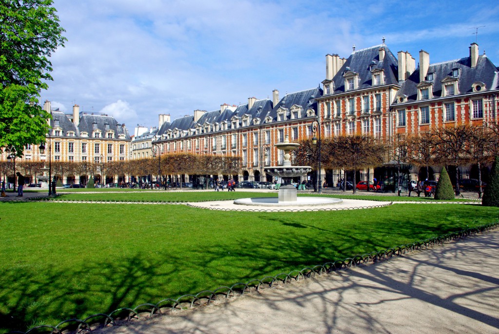 Top 10 Most Beautiful Squares of Paris - French Moments