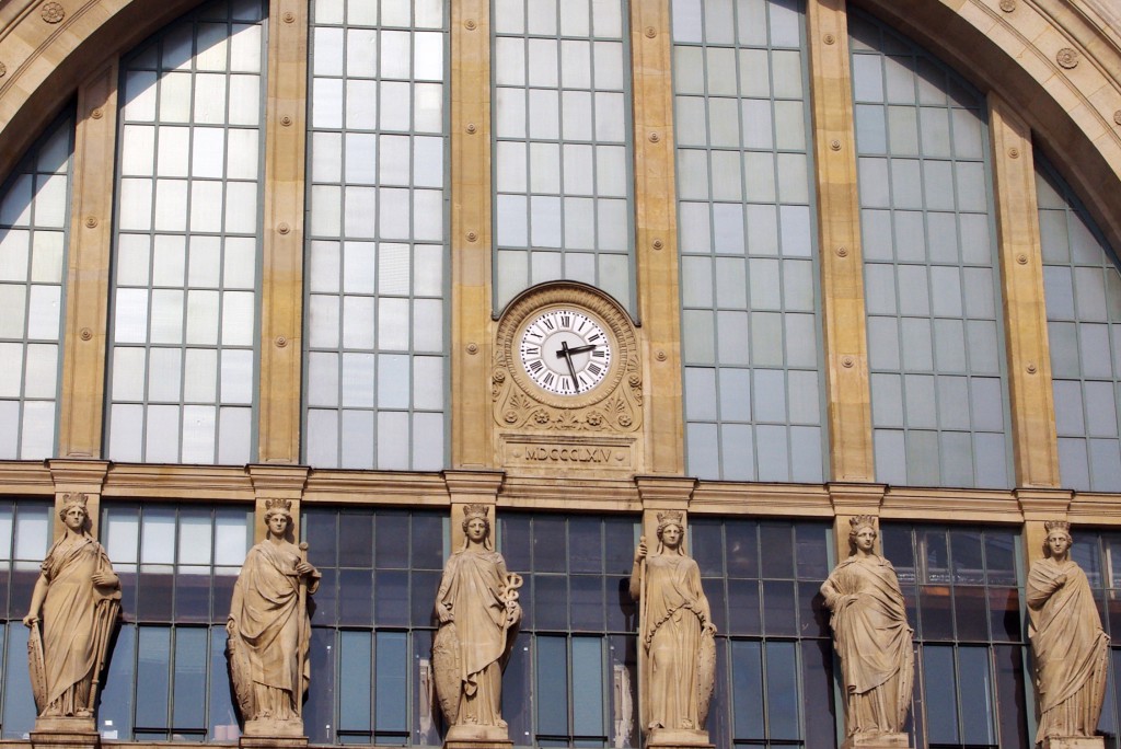 What makes the public clocks of Paris popular? - French Moments