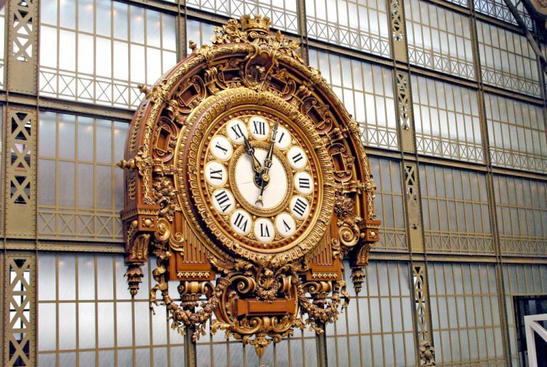 What makes the public clocks of Paris popular? - French Moments