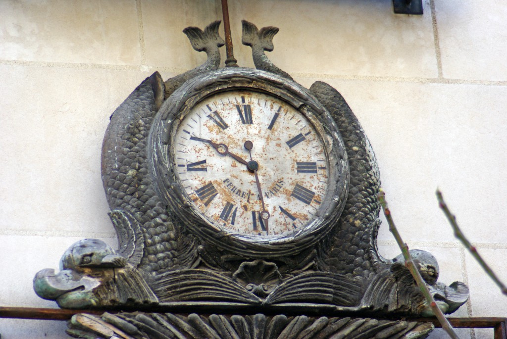 What makes the public clocks of Paris popular? - French Moments