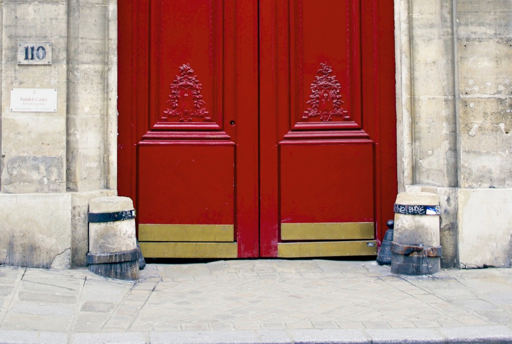 What are guard stones in Paris? - French Moments