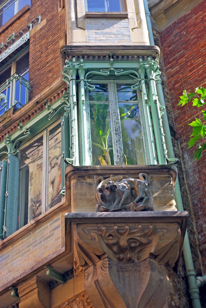 Castel Béranger: A Paris Art Nouveau Masterpiece by Hector Guimard ...